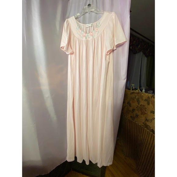 Shadowline | Intimates & Sleepwear | Shadowlines Pale Pink Night Gown ...